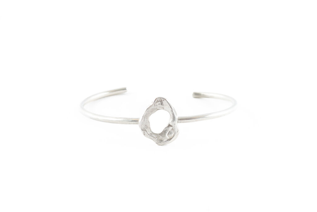 PELVIS BONE BRACELET S/S - The Georgia O'Keeffe Museum